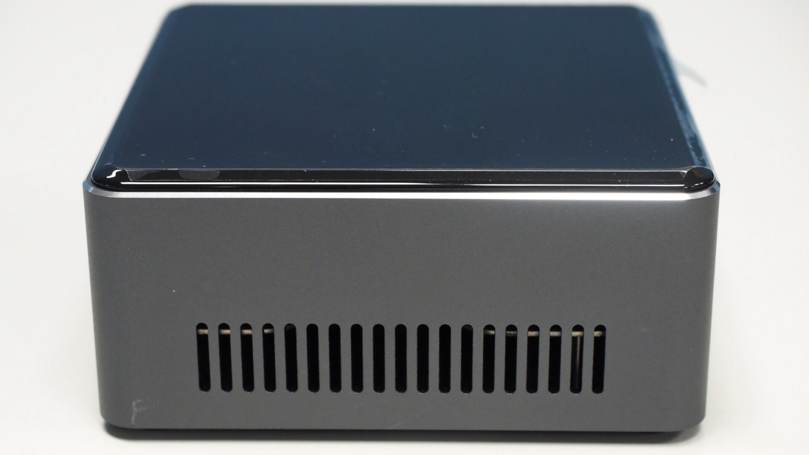 [開箱] Intel NUC7i3BNH 超迷你個人電腦，i3-7100U 處理器 – G. T. Wang