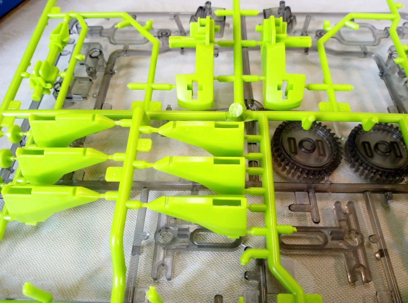 [開箱] T3 Solar Kit 太陽能機械恐龍、昆蟲、鑽孔機三合一玩具 – G. T. Wang