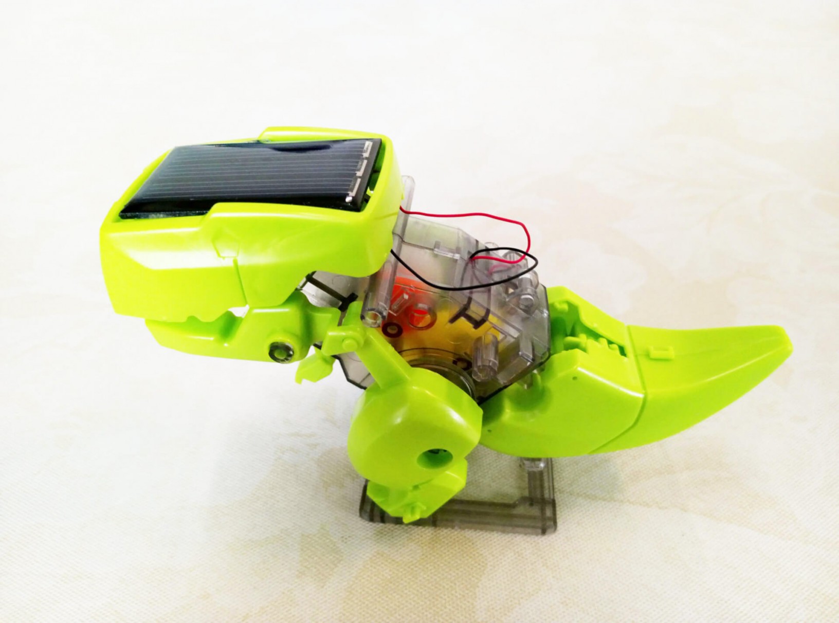 [開箱] T3 Solar Kit 太陽能機械恐龍、昆蟲、鑽孔機三合一玩具 – G. T. Wang