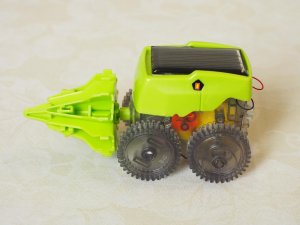 [開箱] T3 Solar Kit 太陽能機械恐龍、昆蟲、鑽孔機三合一玩具 – G. T. Wang